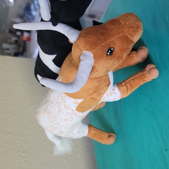 curto toy | Toys | 2 Texas Longhorn Stuffed Animals | Poshmark